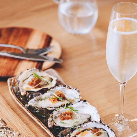 Tryn Monday special: Bubbly and dinner | wine.co.za