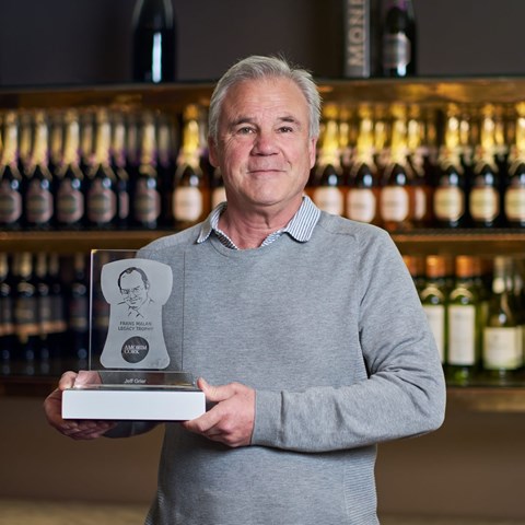 Villiera cellarmaster Jeff Grier presented with the Amorim Cap ...
