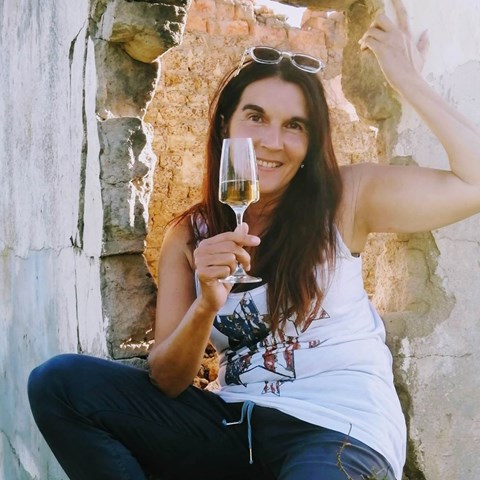 Learn to love Cap Classique in German | wine.co.za